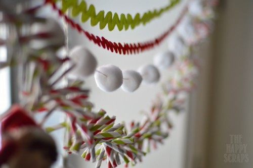 Quick & Simple Christmas Garland - The Happy Scraps