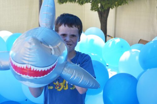 How To Create a Balloon Filled Shark Tank - The Happy Scraps